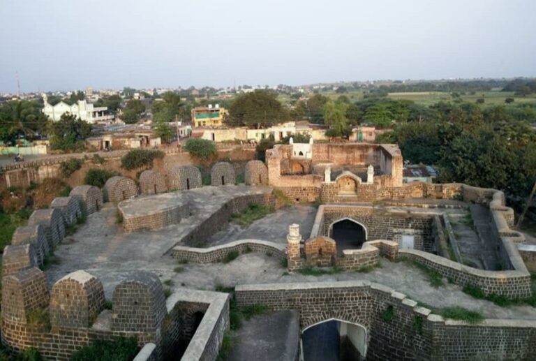 औसा किल्ला (Ausa Fort) – मराठी विश्वकोश